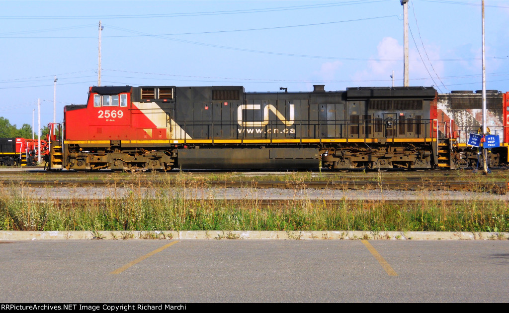 CN 2569
